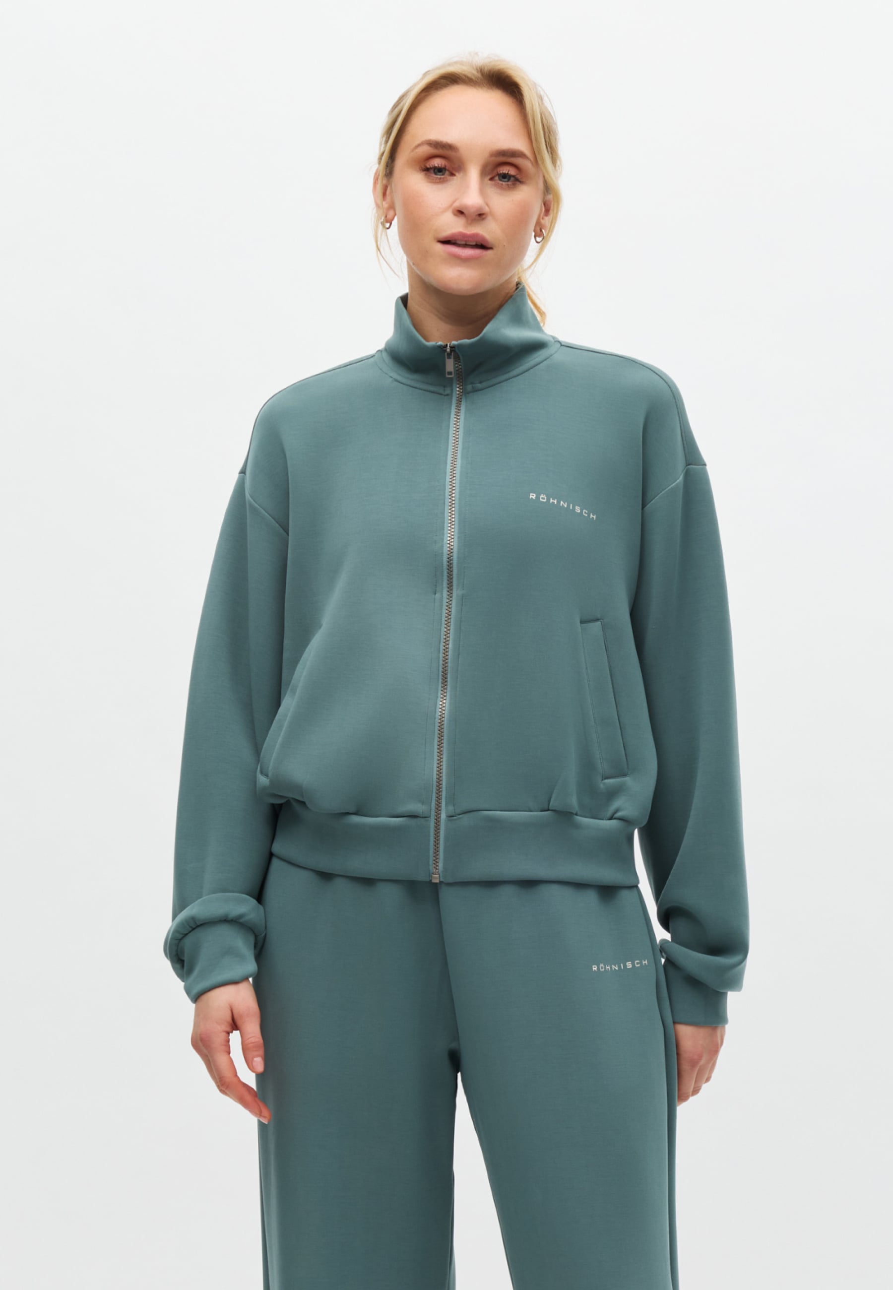 Scuba Soft Fullzip – Croppad träningströja i scuba-material | Röhnisch